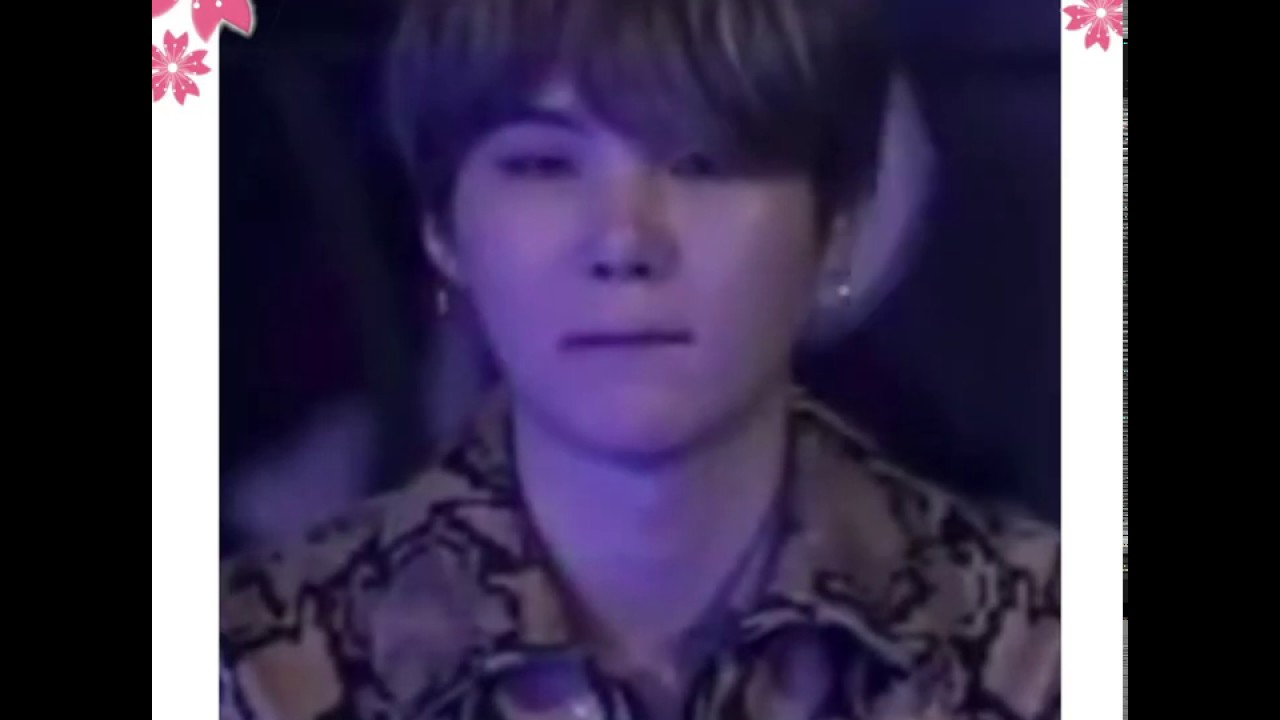 2019BTS MAMA reaction--Why SUGA sitting so straight lol - YouTube