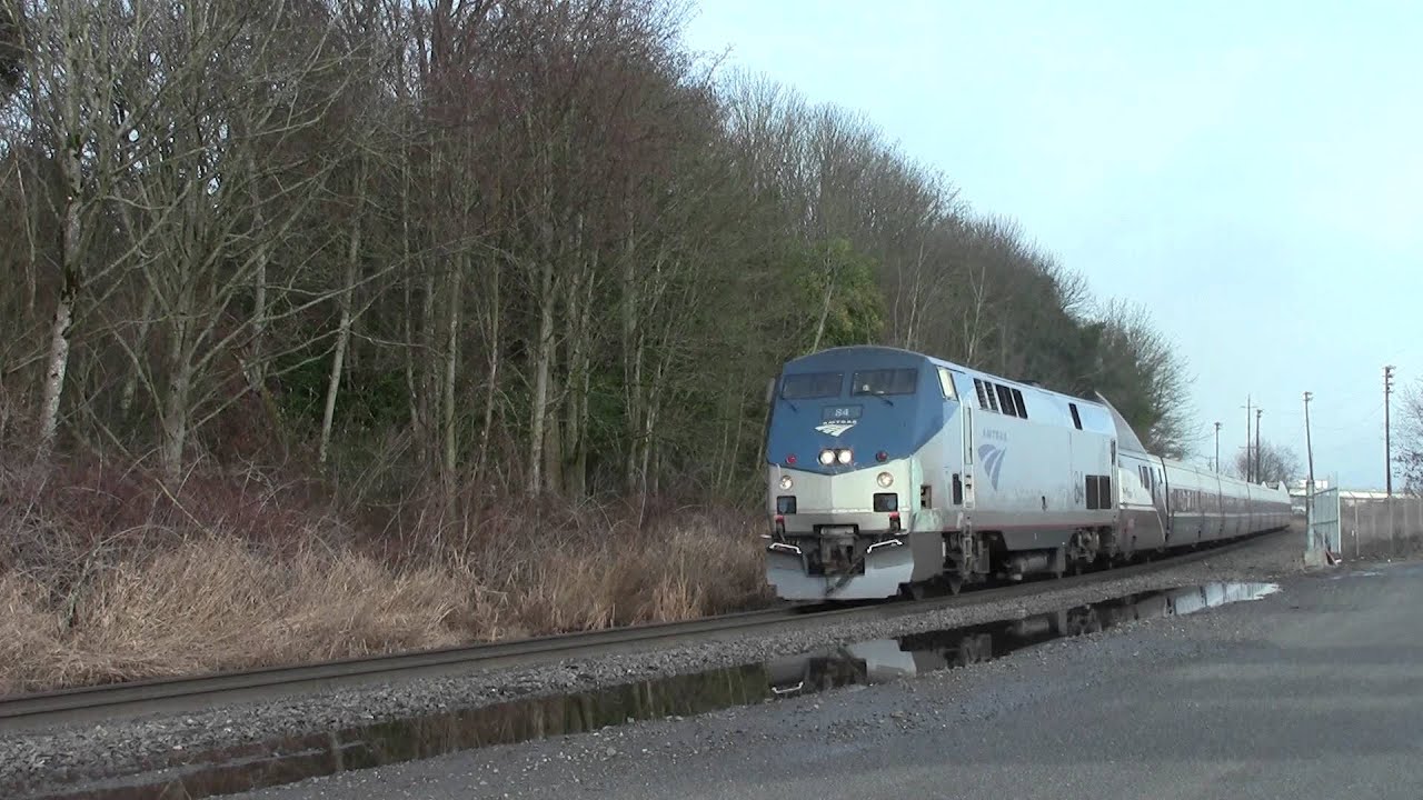 Amtrak 84 Leads Cascades Train 513 at Everett WA 1-15-14 - YouTube