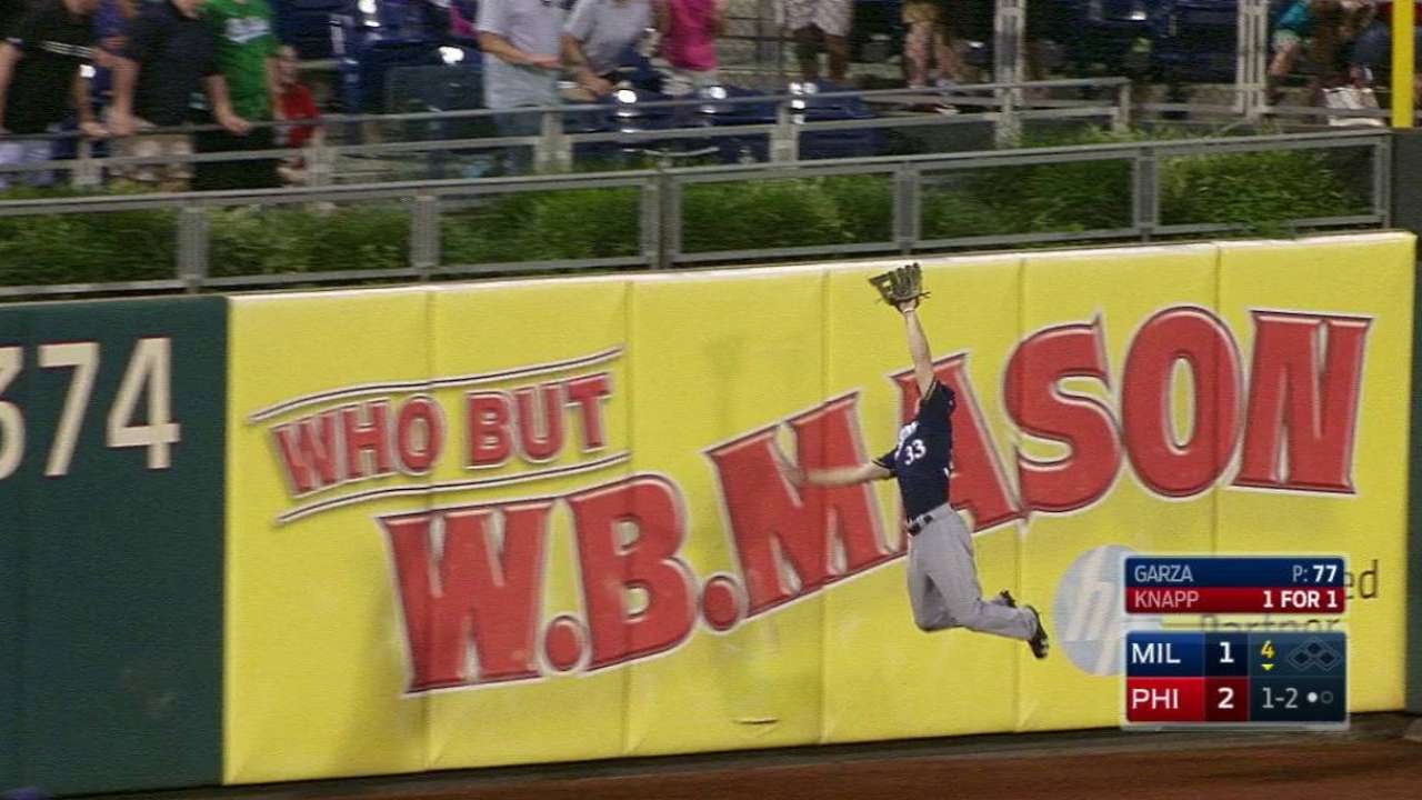 MIL@PHI: Phillips tracks down Knapp's deep fly ball - YouTube