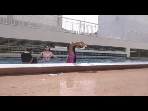 Berenang Pagi Bersama Keluarga || @YumiChannell