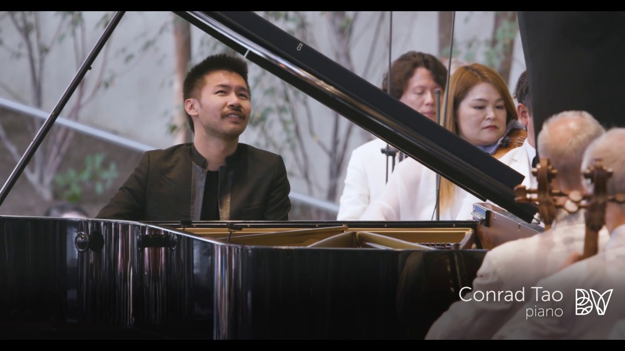 Conrad Tao plays Beethoven's Piano Concerto No. 2 - YouTube