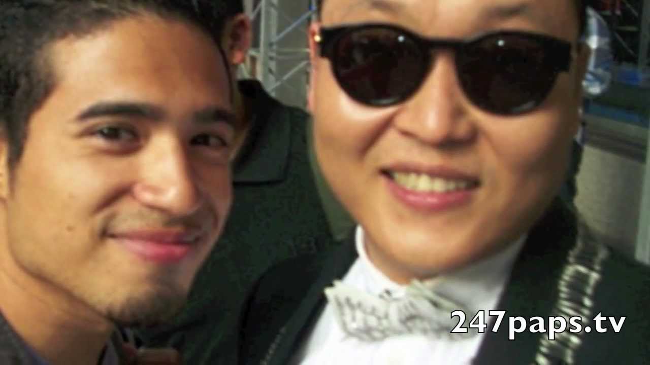 (EXCLUSIVE) PSY showing love to his fans in New York City - YouTube