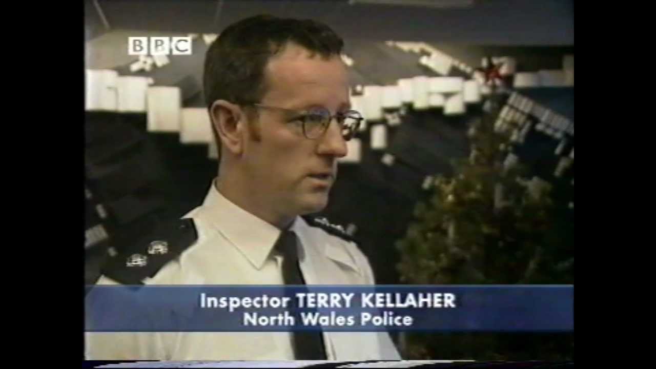BBC Christmas Day 1997 news report on the great gale - YouTube