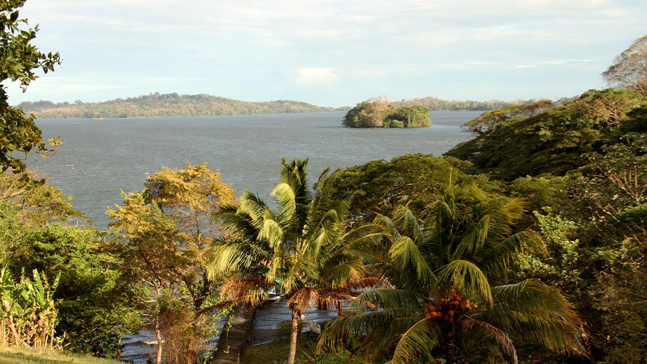 Viaje al Archipiélago Solentiname a un Hotel en una Isleta en el lago ...