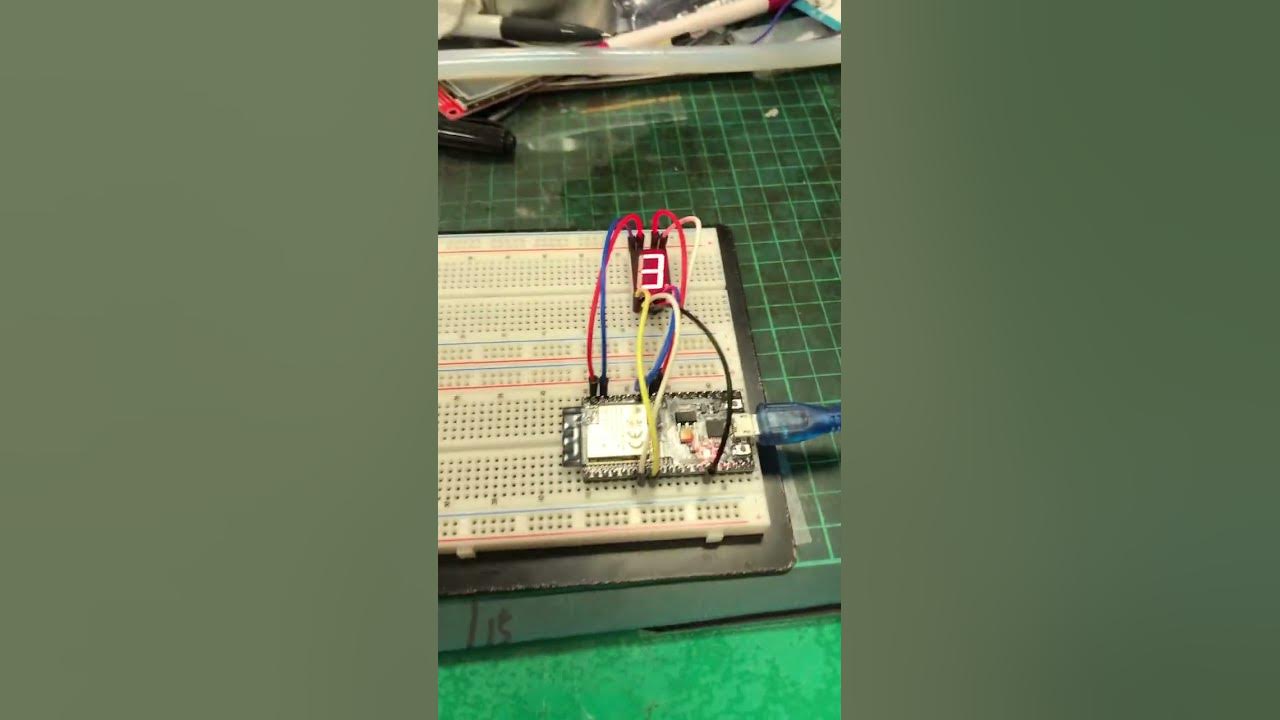 Esp32 7 segment display control by PictoBlox number 0 to 9 - YouTube