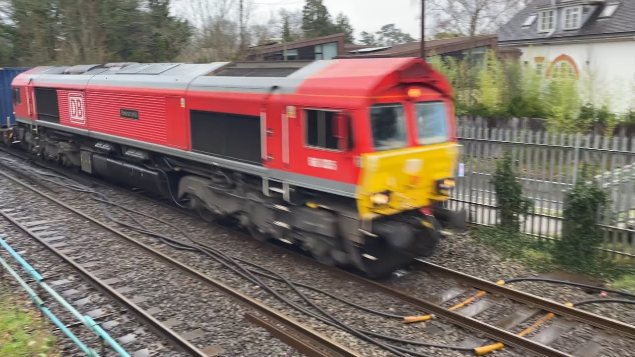 Class 66 | 66035 ‘Resourceful’ | DB Cargo UK - YouTube
