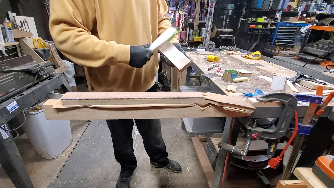 Sanding a 12" radius guitar neck - YouTube