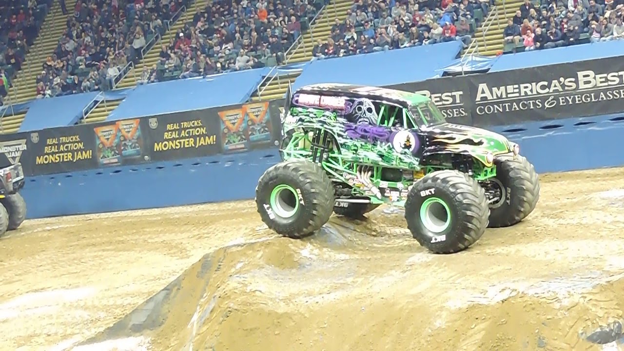 Grave Digger Monster Truck 2 Wheel Skills Challenge with Crash ...