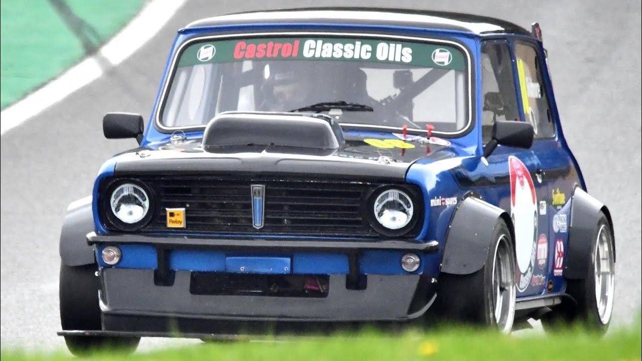 Brands hatch mini festival hayabusa mini fastest mini in the world race ...