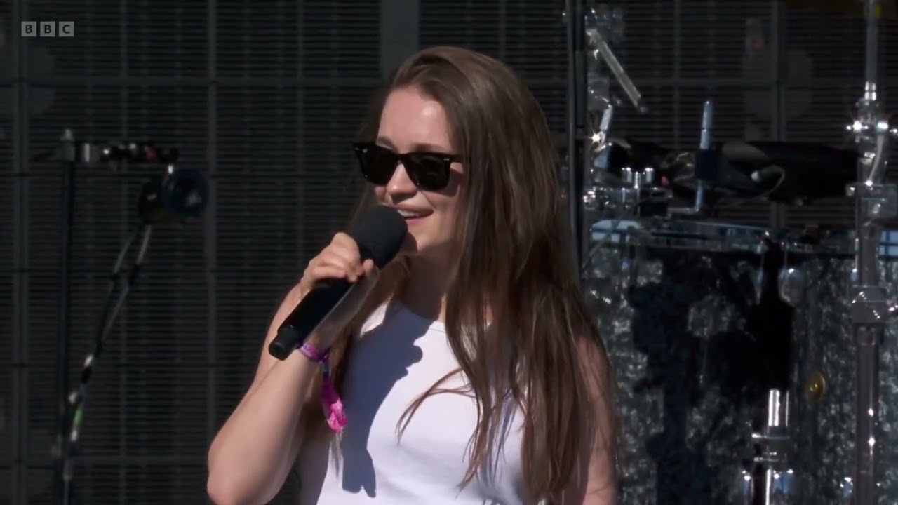 Sigrid 🌈🇧🇻2022 07 10 TRNSMT Glasgow, Scotland Webcast - YouTube