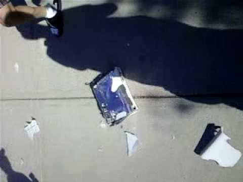 Kid Smashes Xbox 360 - YouTube