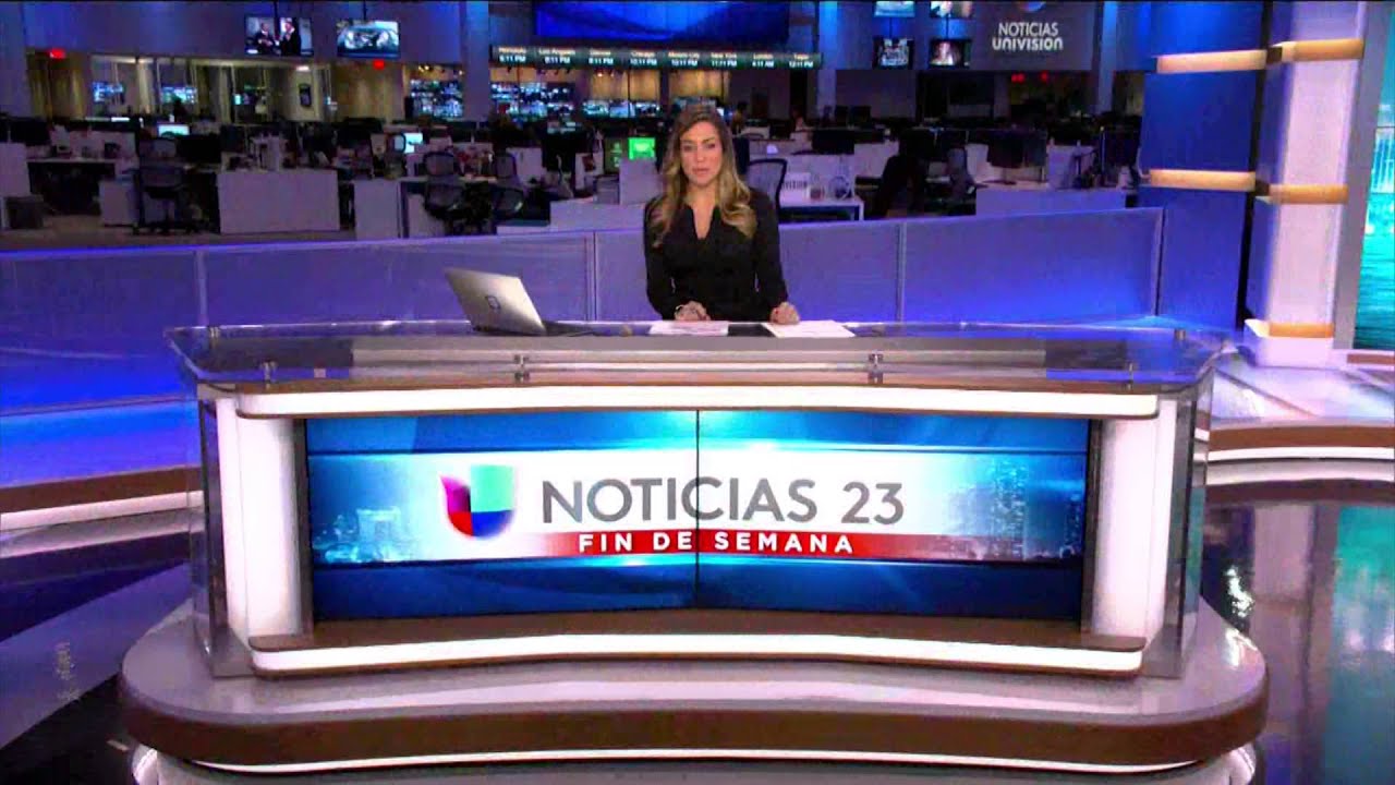 WLTV Univision 23 - 1/31/15 - 11pm New Set Montage - YouTube