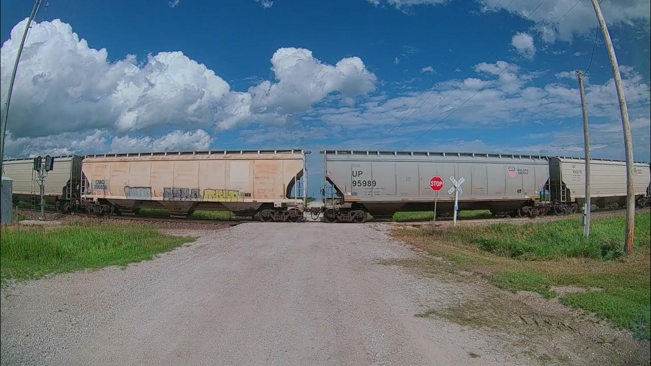Southbound UP grain train on the Spine Line - YouTube