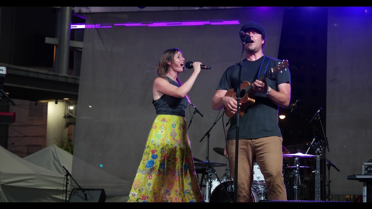 Live Performance by Shred Kelly at Yonge Dundas Square in Toronto - YouTube