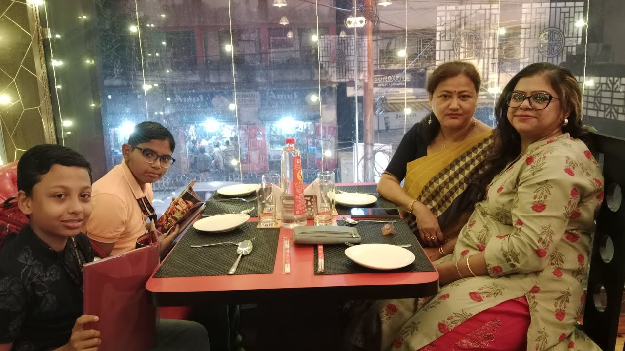 An evening to remember in Shanghai near Malancha Cinema Hall, Tollygunj.Good food and good vibes ...