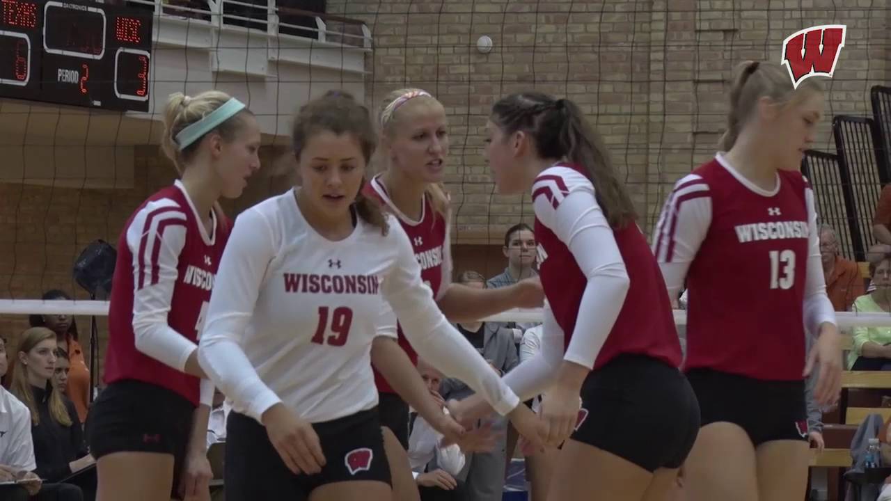 Wisconsin Volleyball downs #2 Texas in 5 sets - YouTube