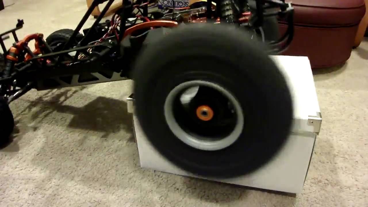 Short Video Showing a Baja 5t Rear Tire Exploding !! - YouTube