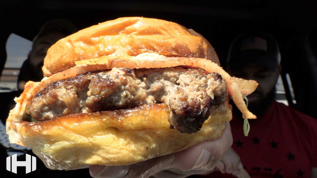 Eating Fuku Karai Burger - YouTube