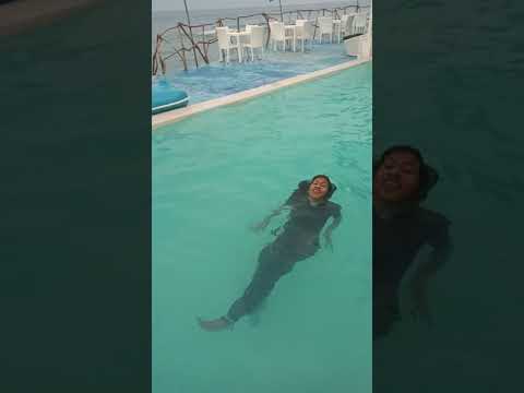 Anak perawan 17 thun lagi mandi air suci