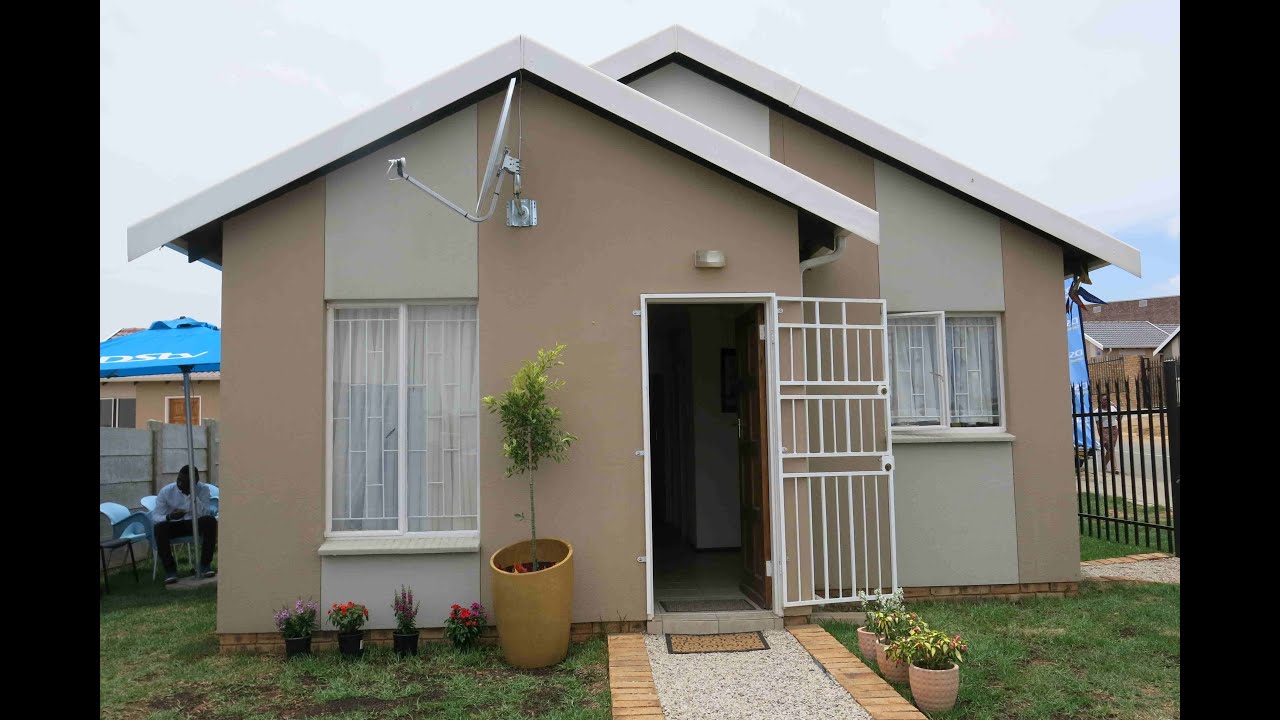 Michael Mtilwa wins Dstv Win a Home Competition - YouTube