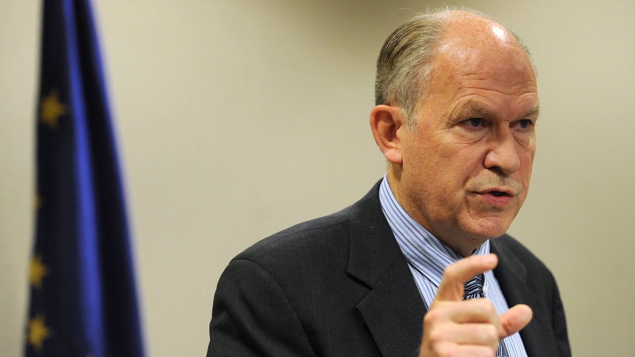 Alaska Gov. Bill Walker addresses media regarding Shell's decision to ...