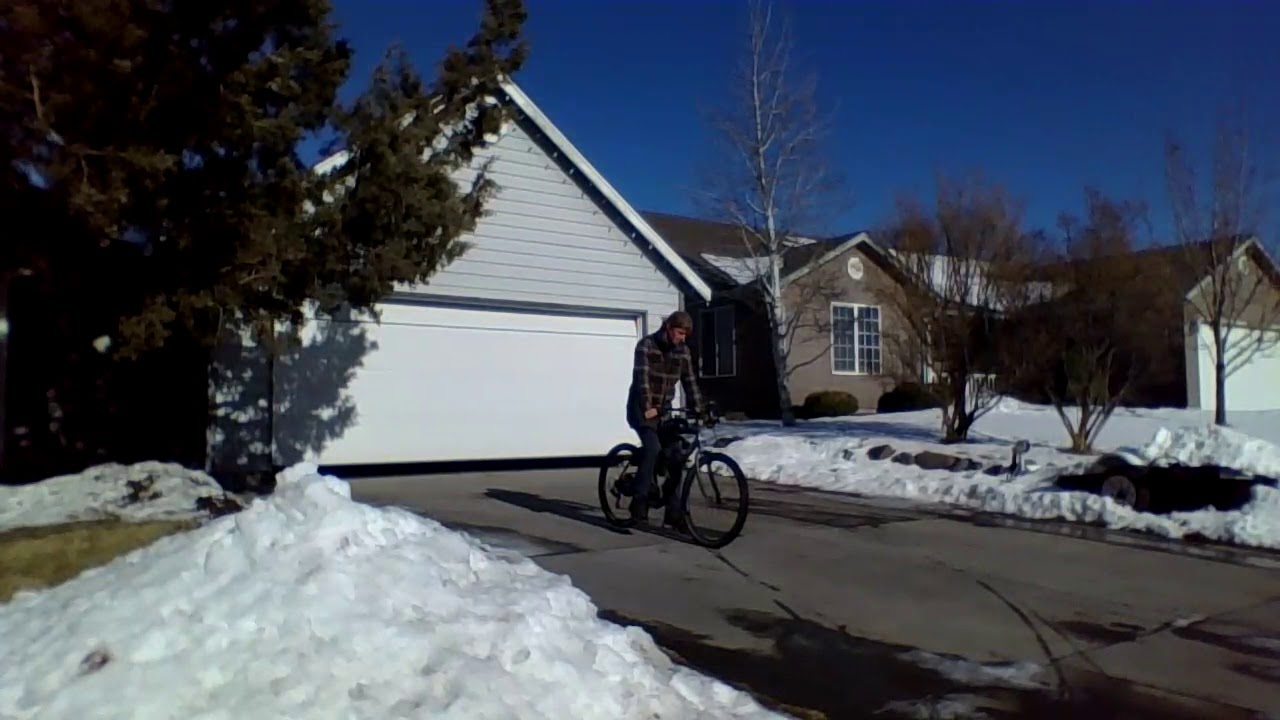 Motorized bike- Cold start 35F - YouTube