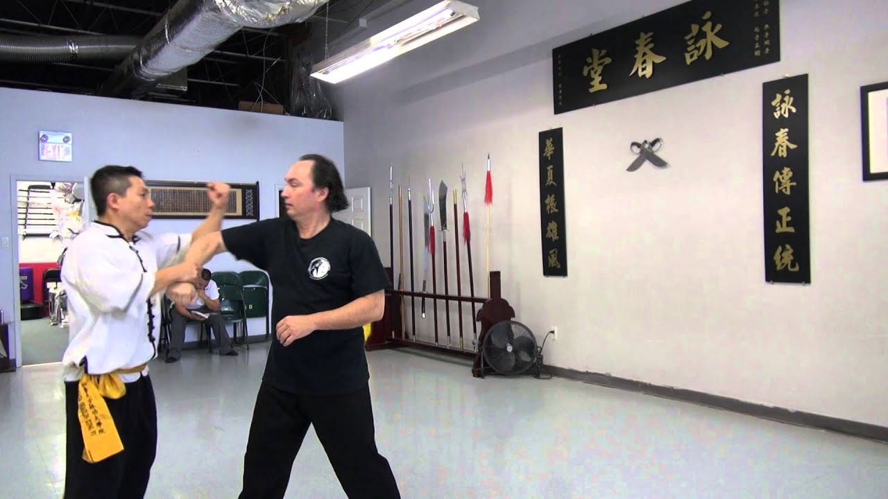 Wing Chun Lap Sao / Chi Sao in the sensing strategy - "Feeling training ...