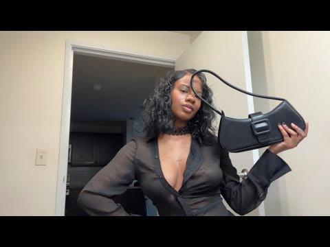 What’s In My Bag *while tipsy* 😭