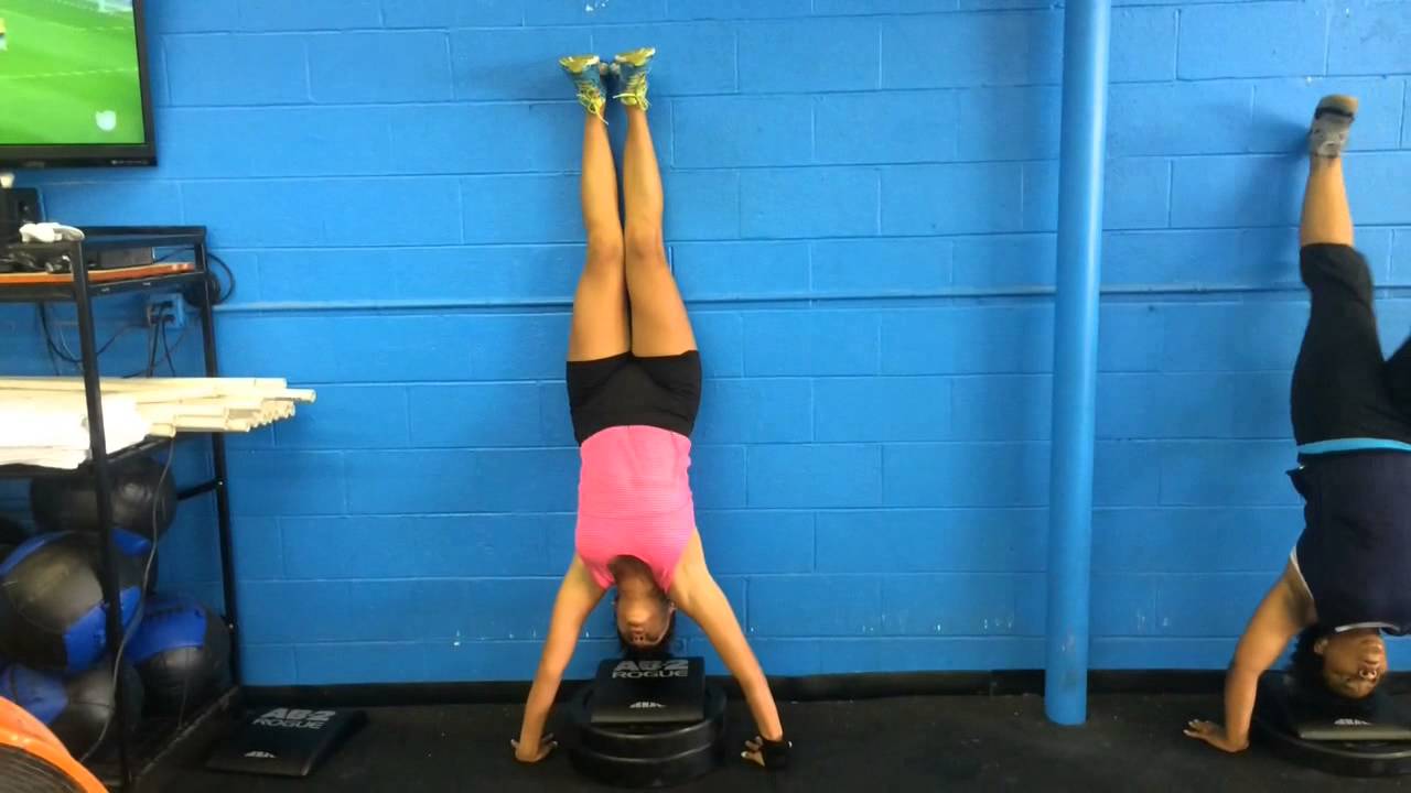 Noble CrossFit- Rowing, Box Jumps, HandStand Push-Us - YouTube