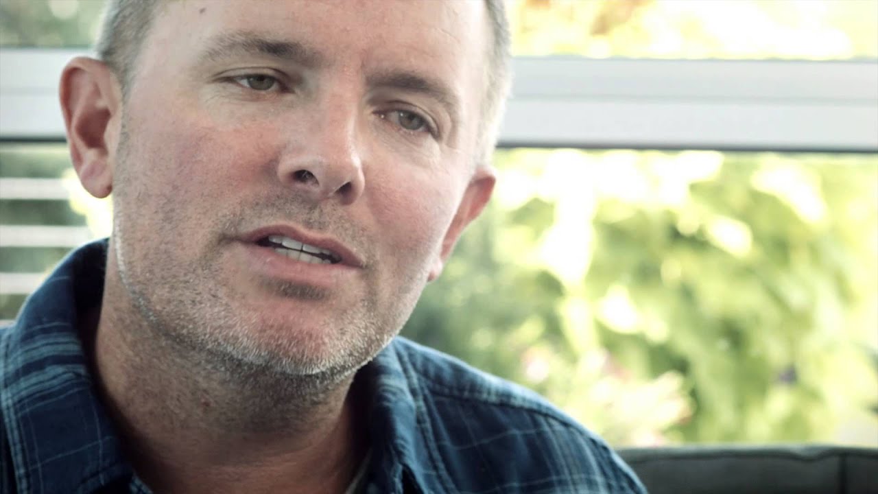 Chris Tomlin - At the Cross (Love Ran Red) Story Behind the Song - YouTube