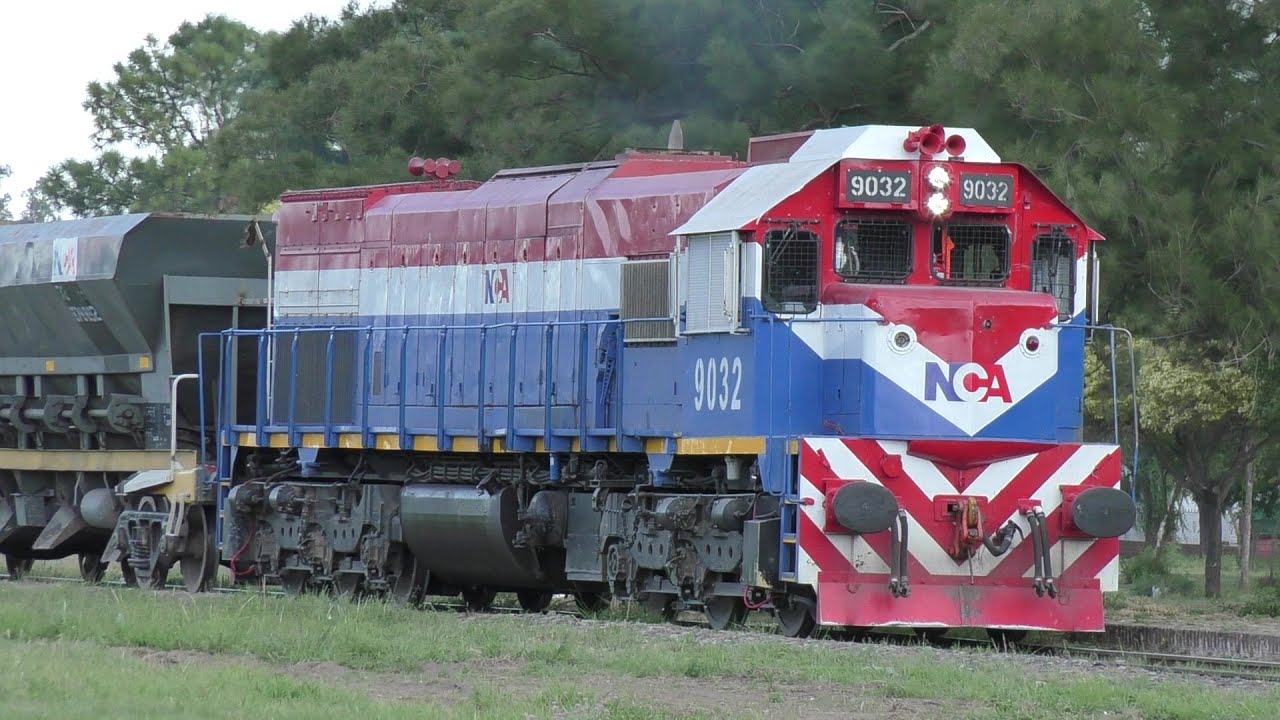 EMD GT22 9032 NCA con un vacío por Toledo - YouTube