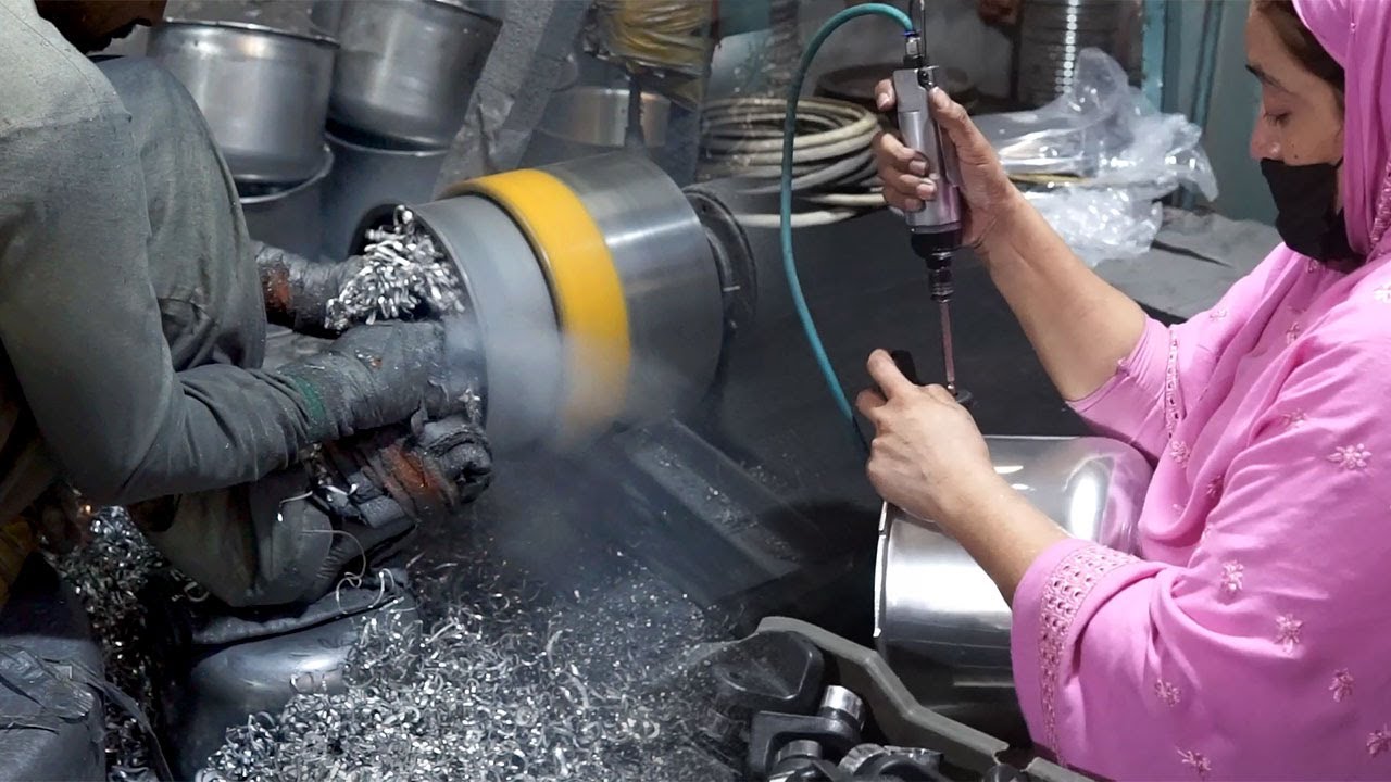 How Pressure Cookers are Made Steam Pot Pressure Cooker Factory Making ...