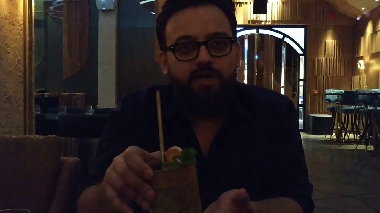 Where to eat in Delhi? La Roca Aerocity - YouTube