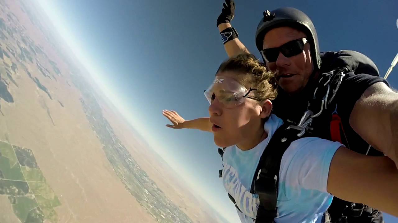 Dominiqe Ramirez's DZONE Tandem skydive at Skydive Idaho! - YouTube