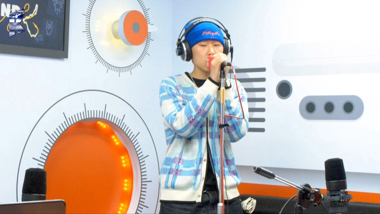 [Sound K] jeebanoff (지바노프)'s Singin' Live '너와 같이 (Me and You)' - YouTube