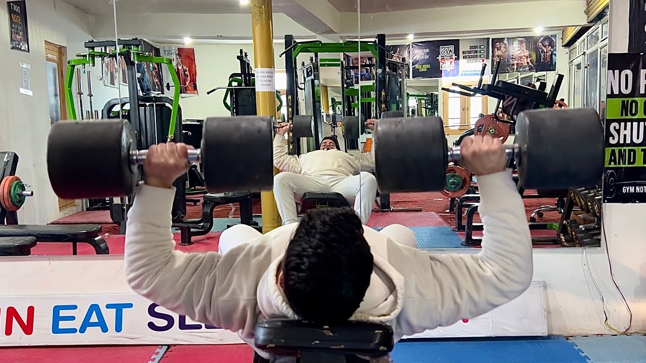 Winter Bulking Day 14 | Chest and Triceps - YouTube