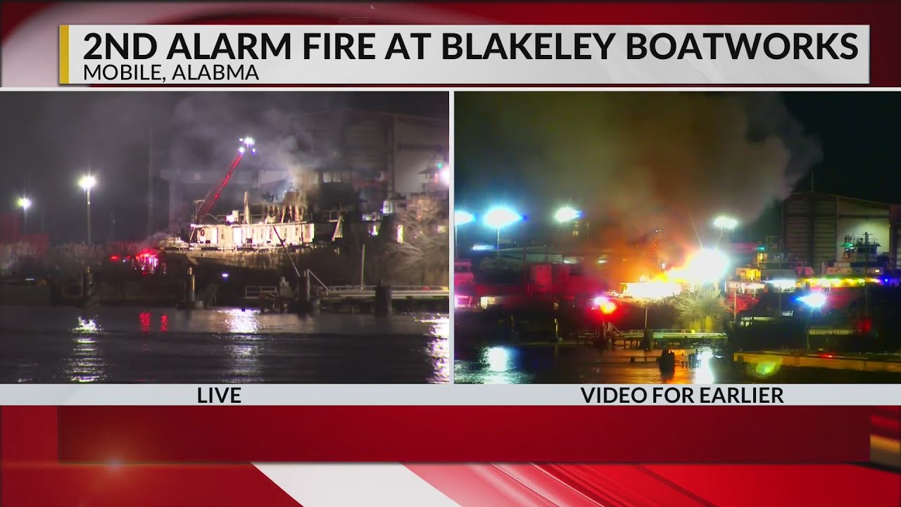 Large boat fire at Blakeley BoatWorks dock: Mobile Fire-Rescue - YouTube