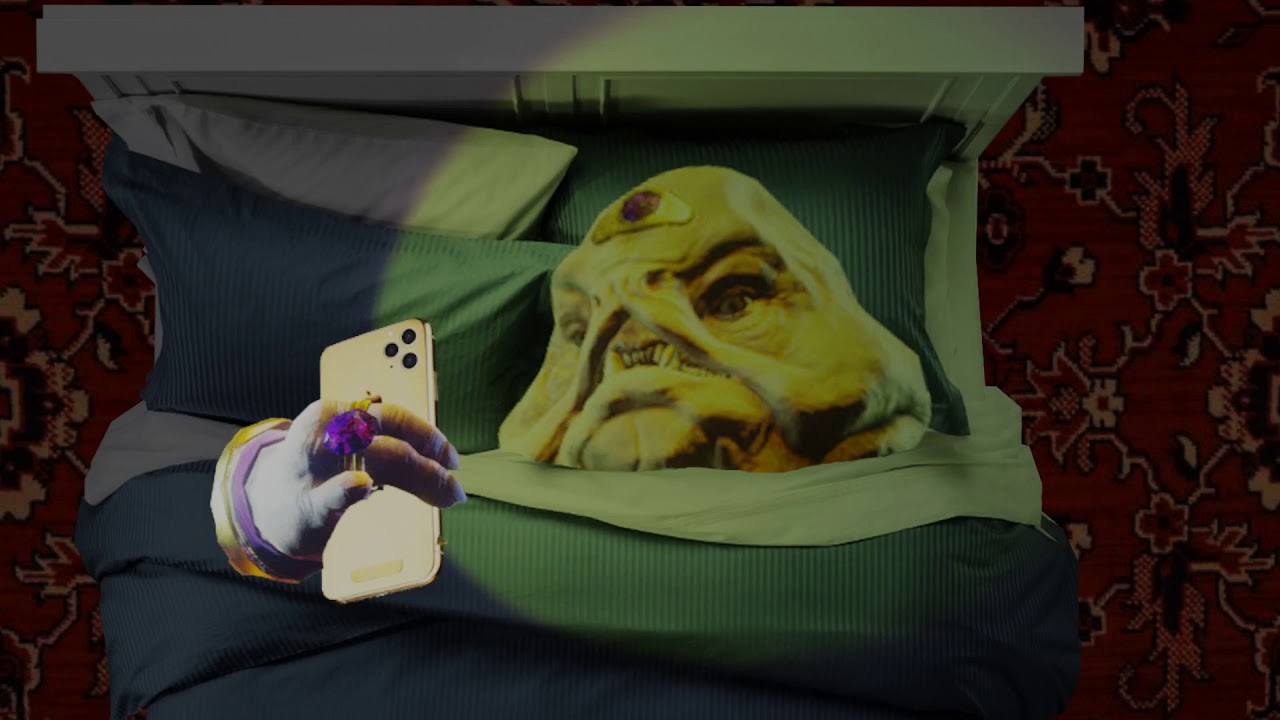 Emperor Calus browses reddit at 3 am on his golden apple iphone 11 ...