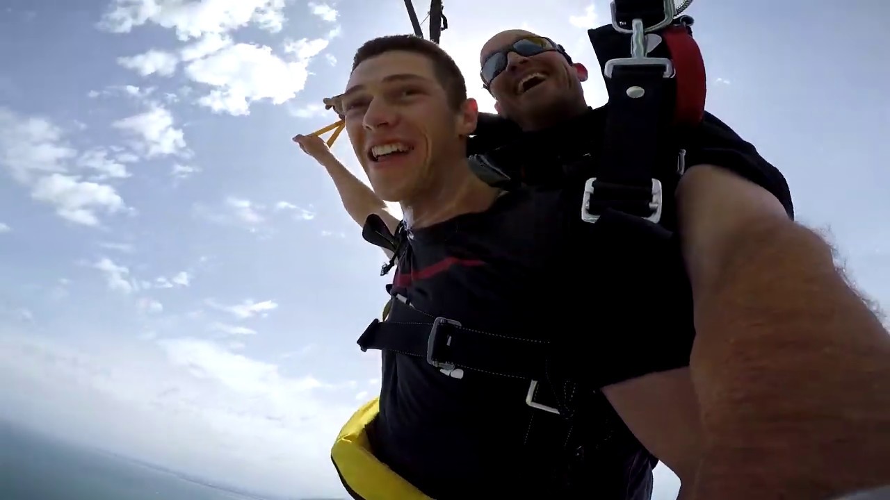Jeff Featherston at Coastal Skydive - YouTube