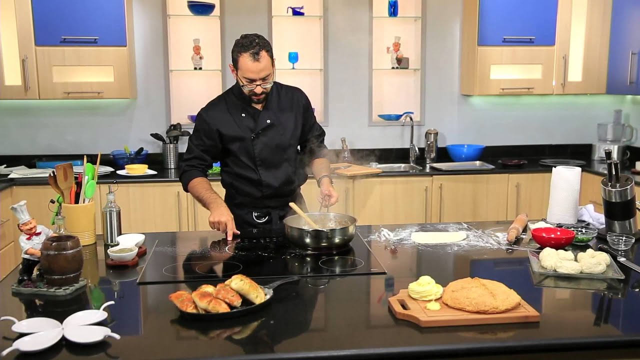 فطائر الجبن واللحم #مطبخ_ 101#وسام_ مسعود #cbcsofra - YouTube