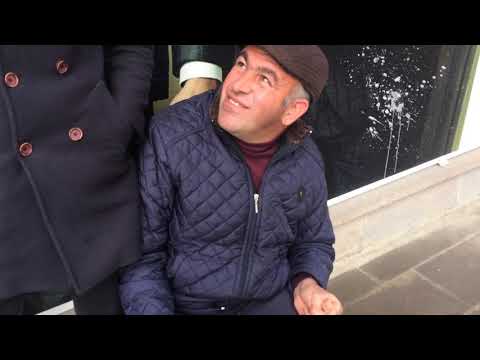 Akıllı Hasan cigarayı fena çekiyor