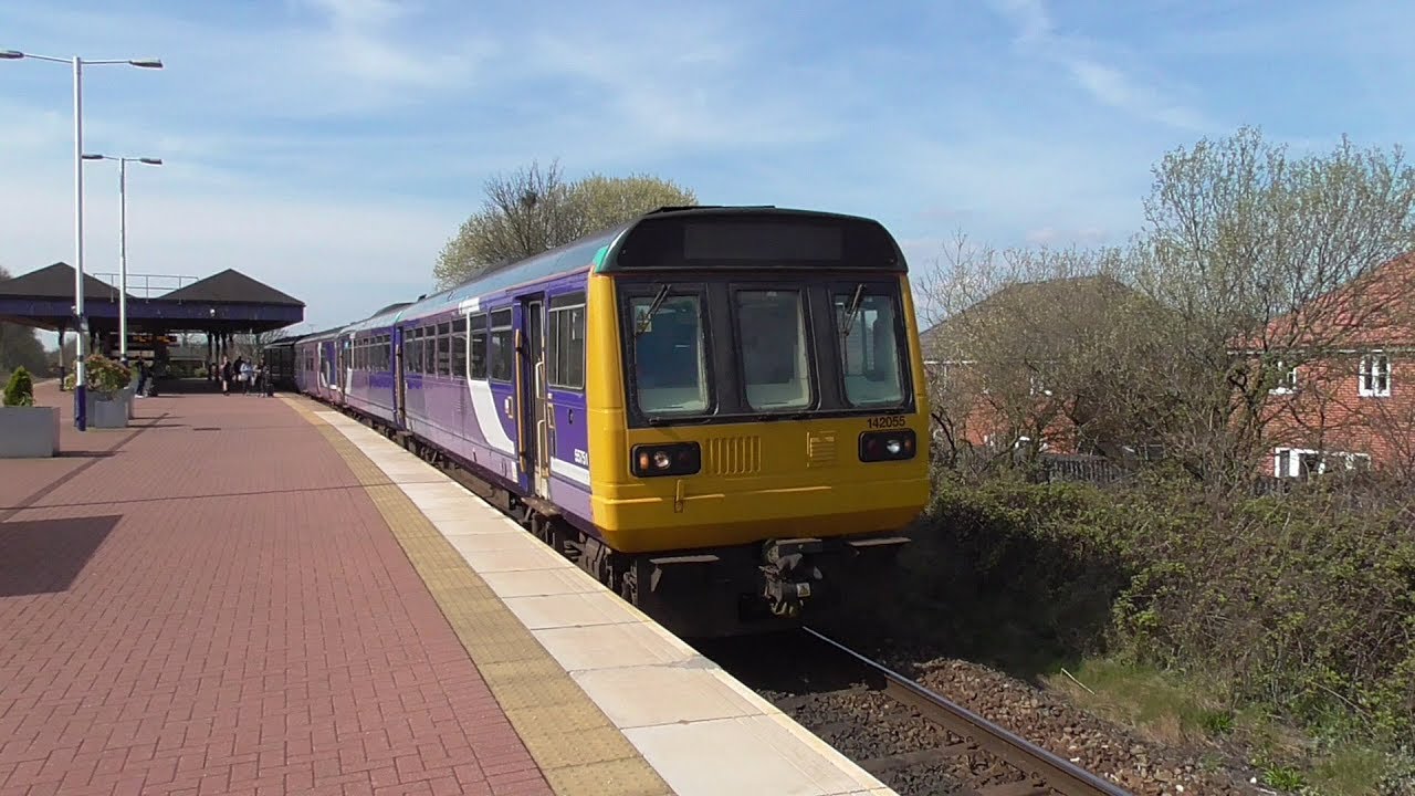 Walkden Railway Station - Saturday 6th April 2019 - YouTube