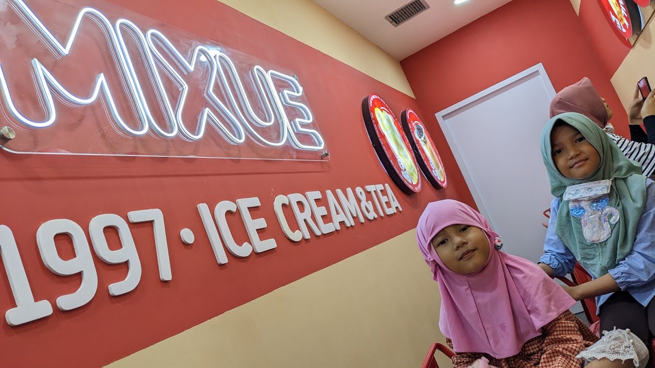 MIXUE ice Cream yang lagi VIRAL di Pontianak Kalimantan Barat - YouTube