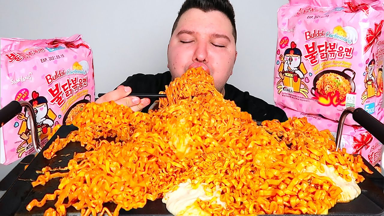 THE BEST CHEESY SPICY FIRE NOODLES I'VE EVER MADE • Mukbang & Recipe ...