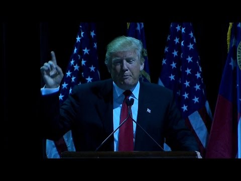 Lights go out at Donald Trump rally in Atlanta - YouTube
