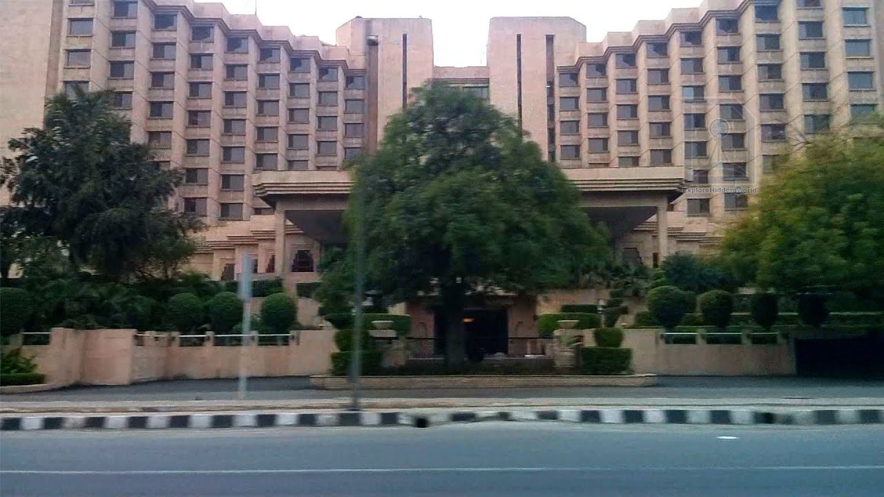 Driving through ring road in New Delhi - YouTube