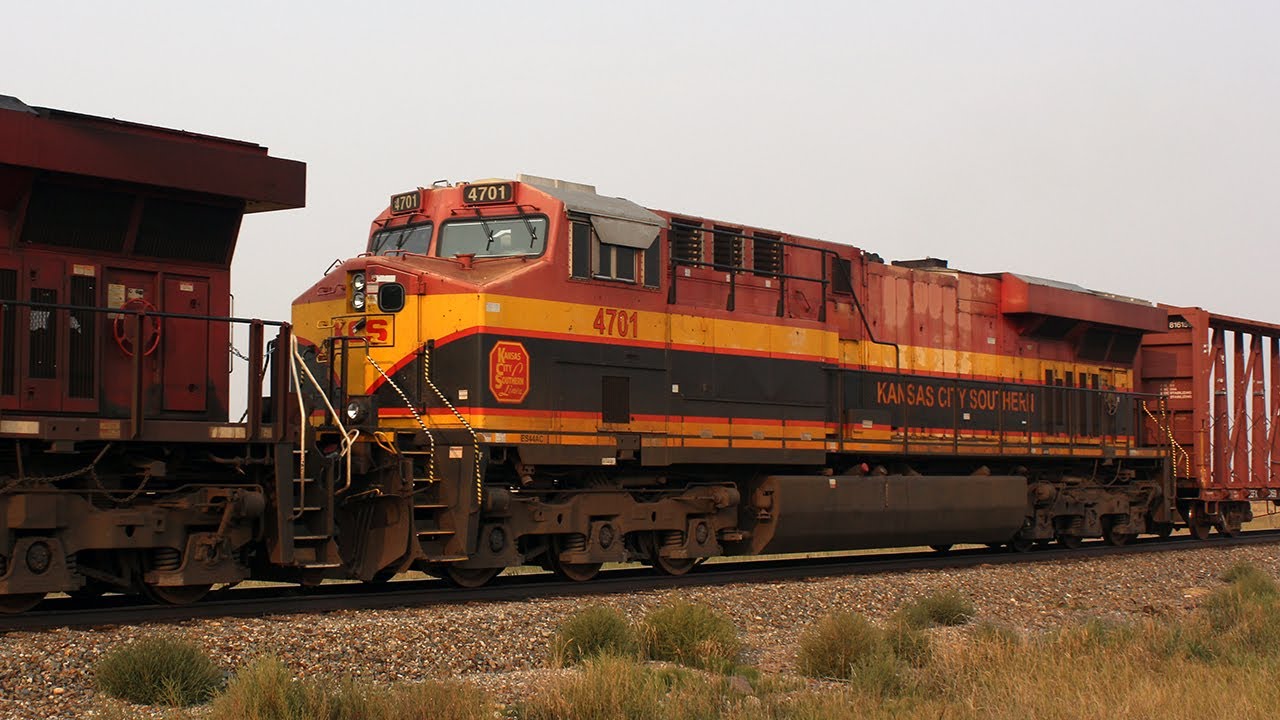 KCS 4701!! CPKC Train 419 southbound Aldersyde Sub @mile 57.77 Ensign ...