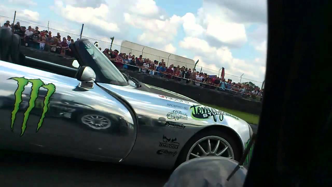 Terry Grant Stunt Show today at Japfest2 UK - YouTube