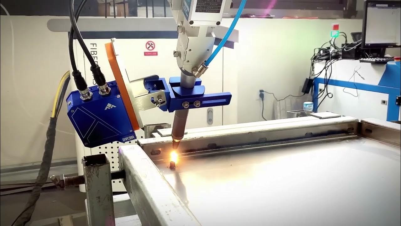 GSK Robot Laser Seam Tracking System For Robotic Laser Welding - YouTube