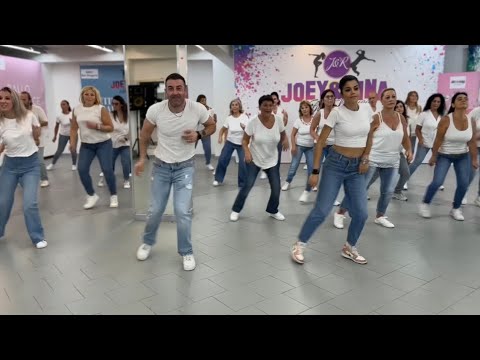 PIANGO IN DISCOTECA Ballo Integrale coreografia Joey&Rina . Balli di Gruppo 2023 - YouTube